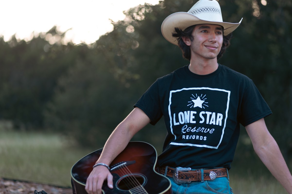 Bo moore – Music is better In Texas